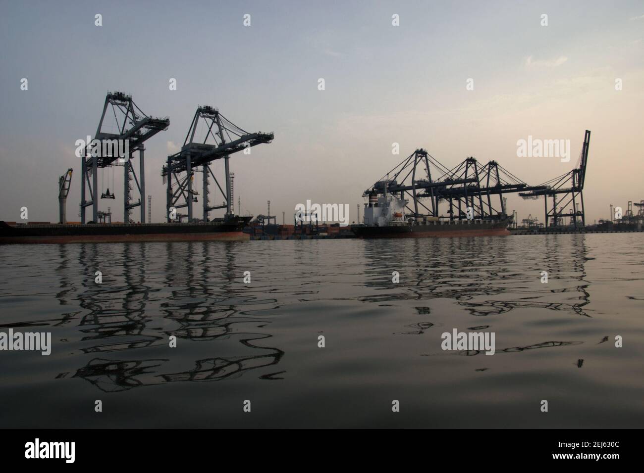 Jakarta port expansion hi-res stock photography and images - Alamy