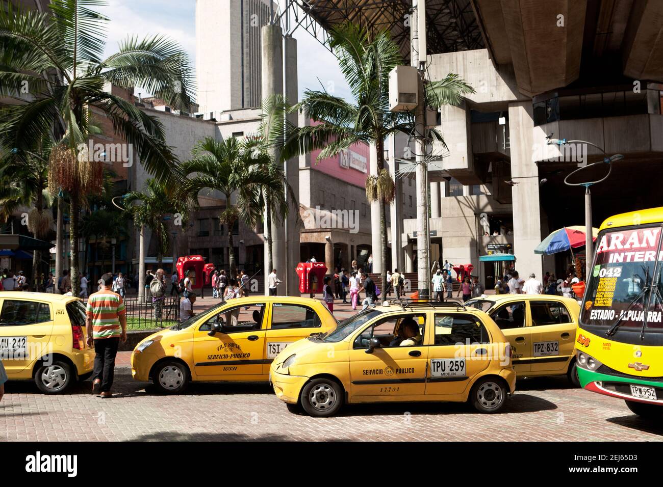 Colombia Taxis High Resolution Stock Photography and Images - Alamy