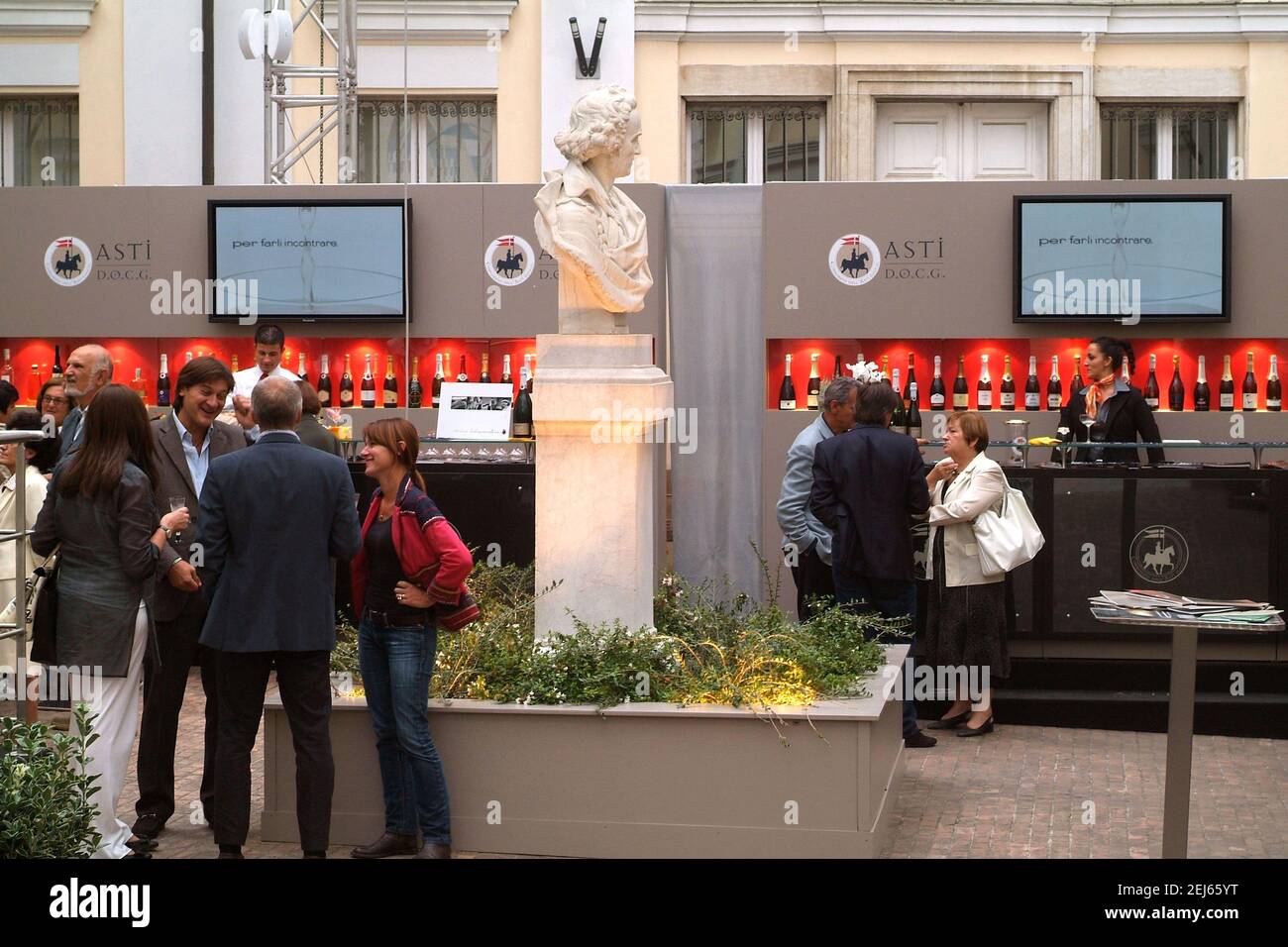 Douja hi-res stock photography and images - Alamy