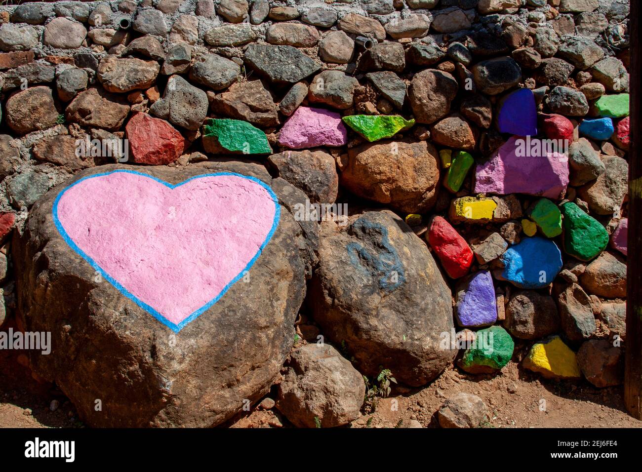 Big heart rock hi-res stock photography and images - Alamy