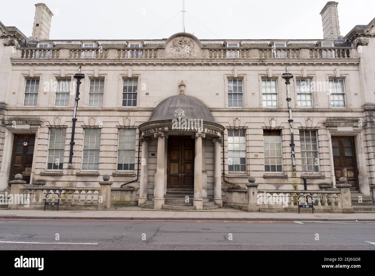 Entrance to greenwich magistrates court hi-res stock photography and ...