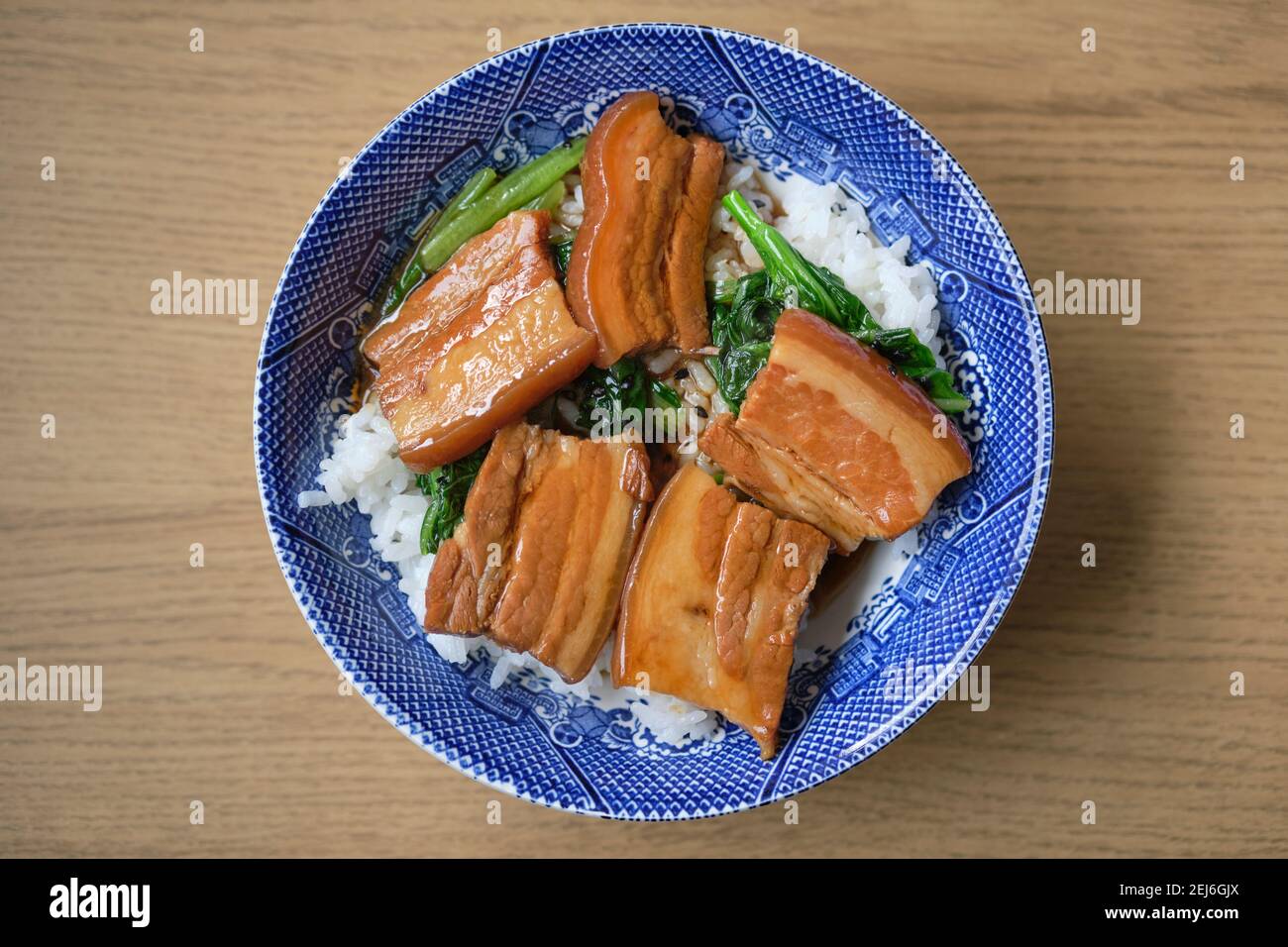 Dongpo pork bowl, a dish of braised pork belly on white rice Stock ...