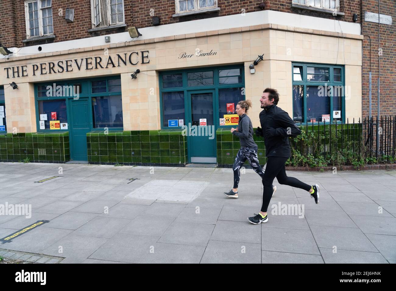 London fields hackney street hi-res stock photography and images - Alamy