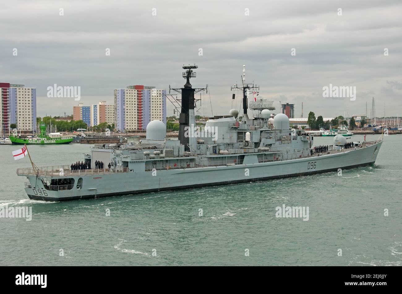 The Royal Navy Type 42 destroyer HMS Gloucester (D96) seen arriving at ...