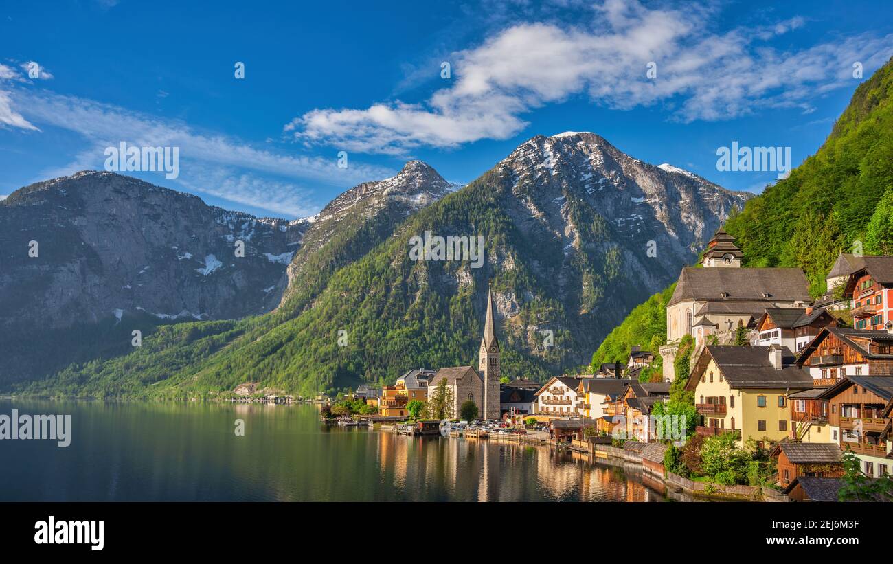 Hallstatt Austria, Nature landscape panorama of Hallstatt village with ...