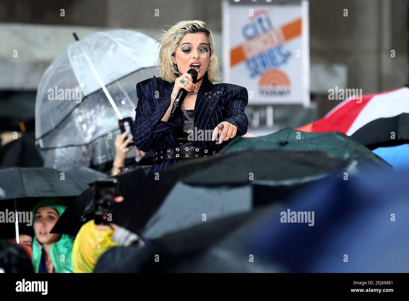 Bebe rexha performing hi-res stock photography and images - Alamy