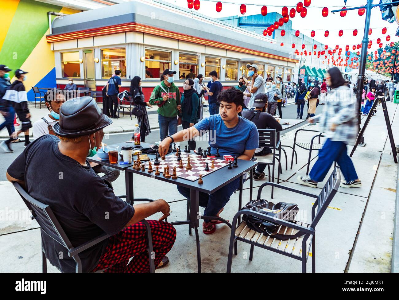 Chess Hustle on the street Stock Photo - Alamy