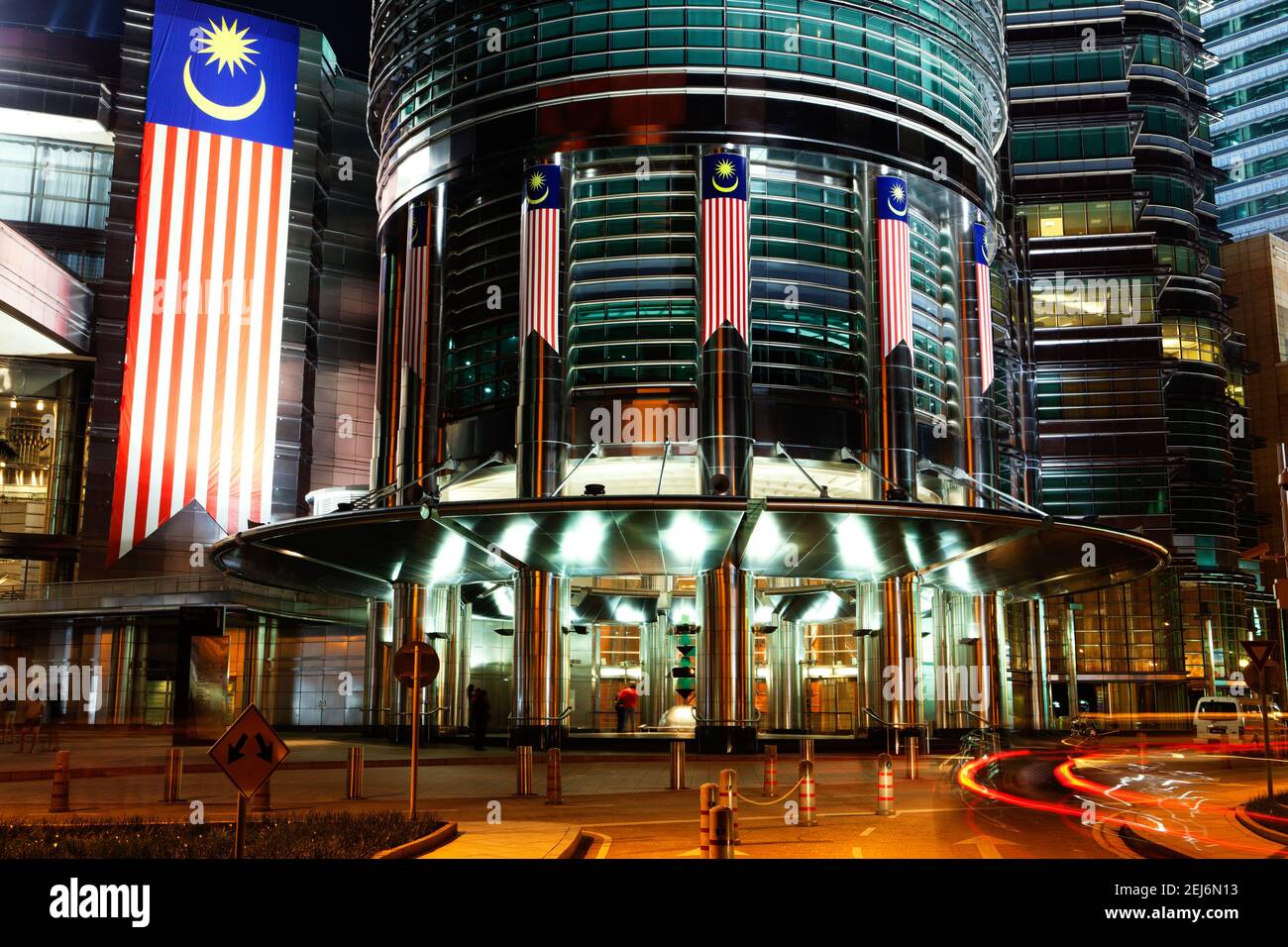 Kuala lumpur malaysia entrance petronas hi-res stock photography and ...