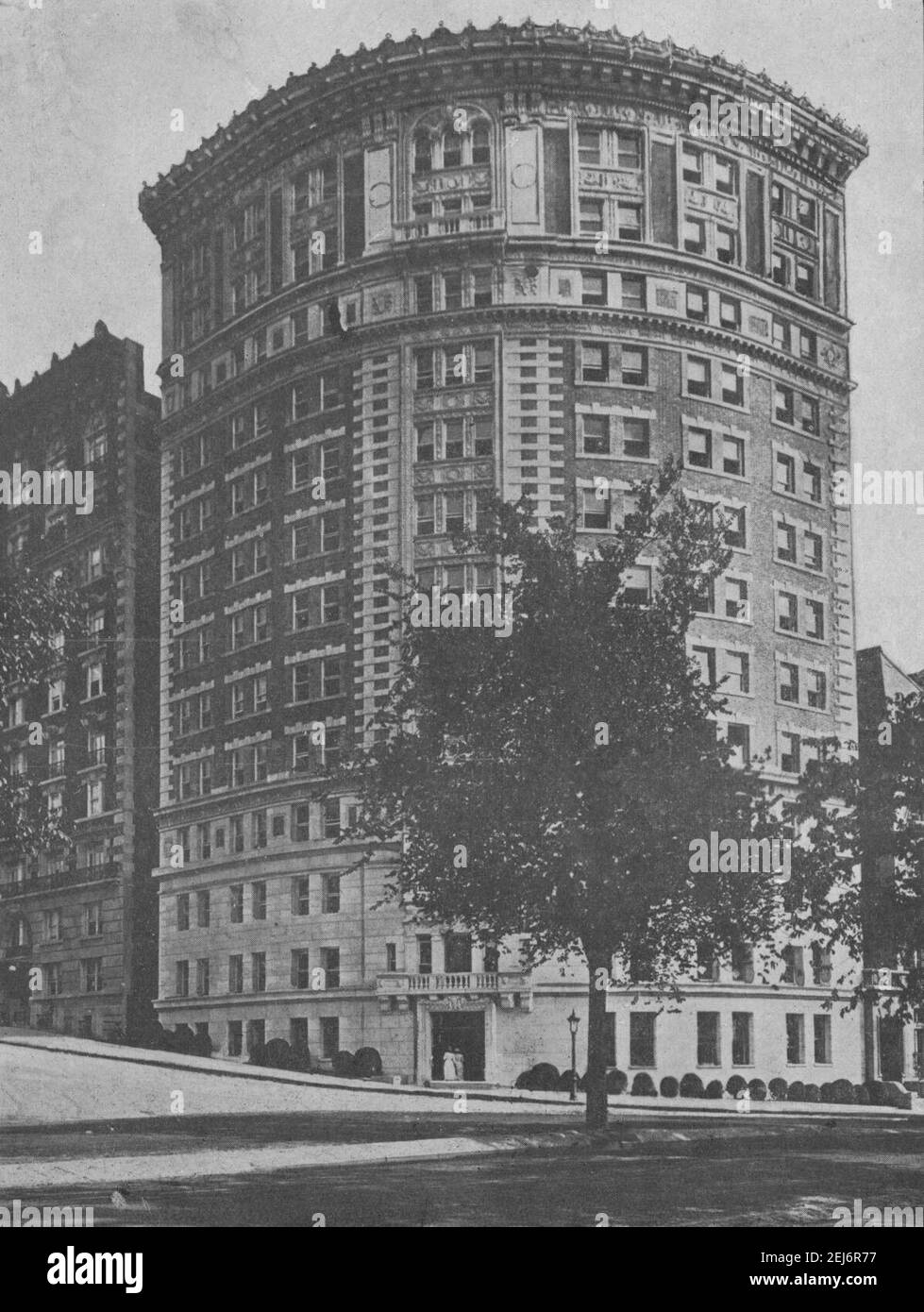 The Colosseum apartment building in 1910 Stock Photo - Alamy