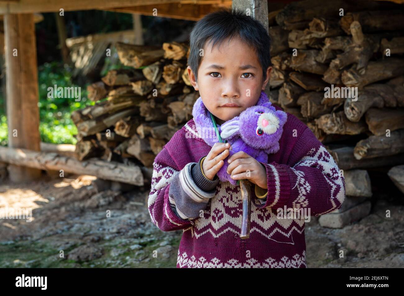 Poor child asian hi-res stock photography and images - Alamy