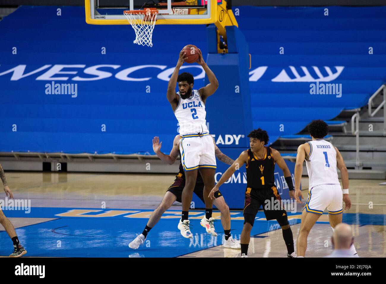 UCLA Bruins forward Cody Riley (2) catches a pass during an NCAA ...