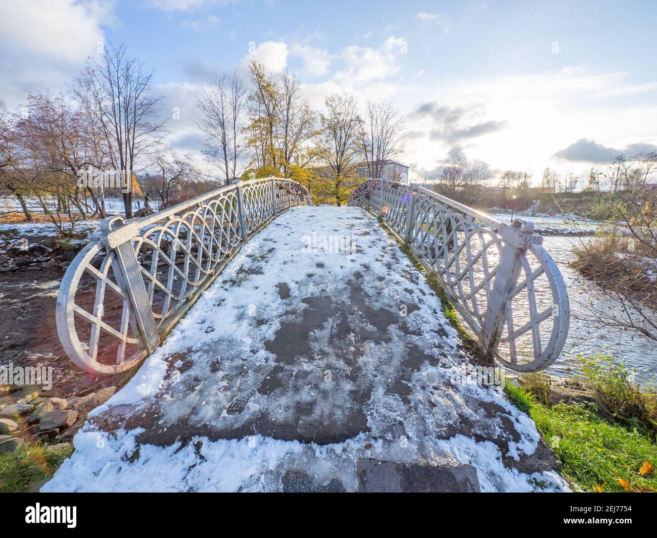 Cygnet river bridge hi-res stock photography and images - Alamy