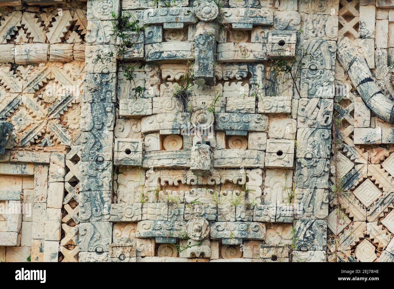 Ancient wall with carved Mayan ornament , Uxmal, Yucatan, Mexico ...