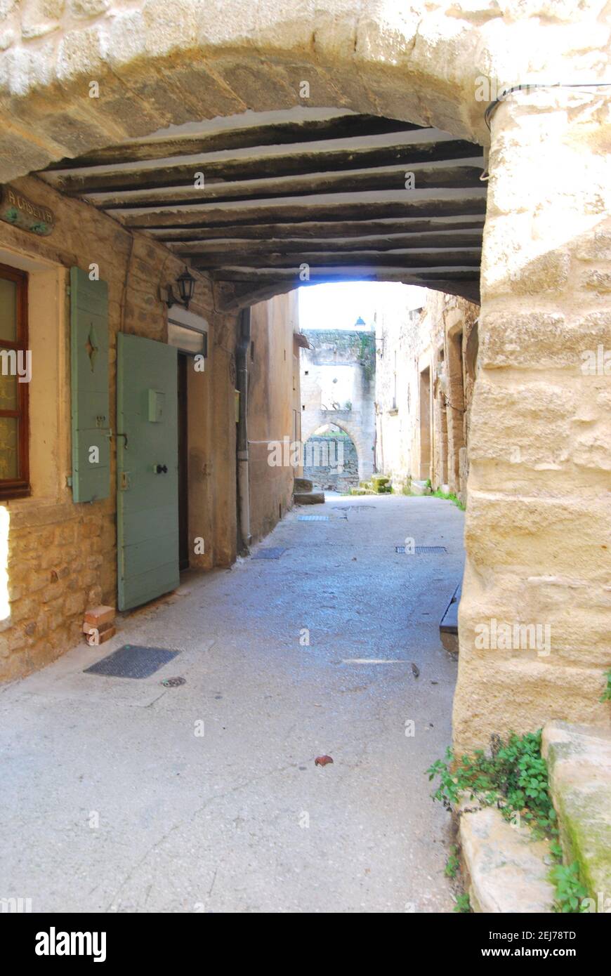 French hilltop village luberon hi-res stock photography and images - Alamy