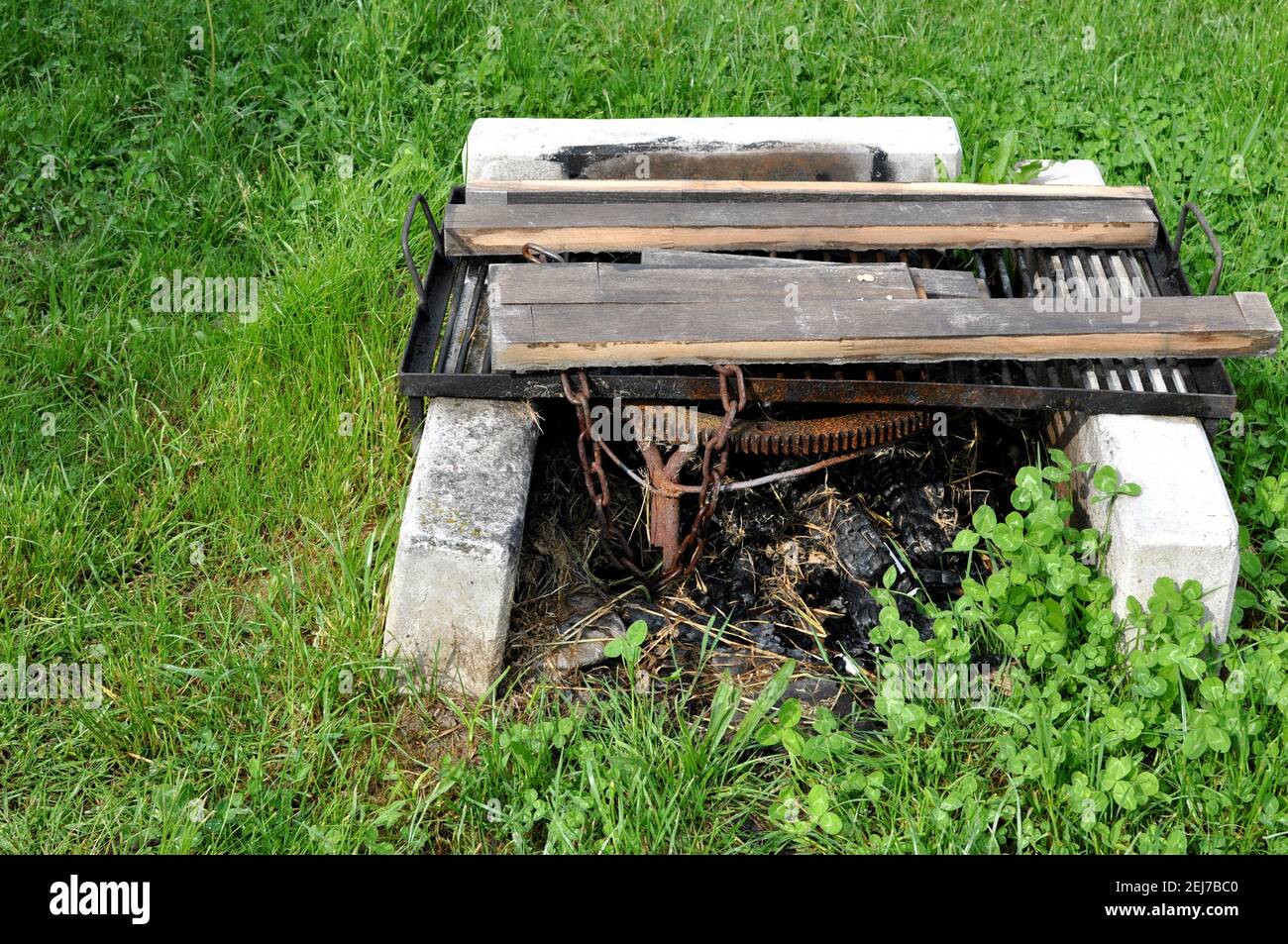 Front view of an garden grill Stock Photo - Alamy