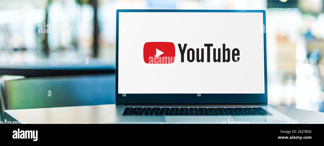 Youtube logo laptop hi-res stock photography and images - Alamy