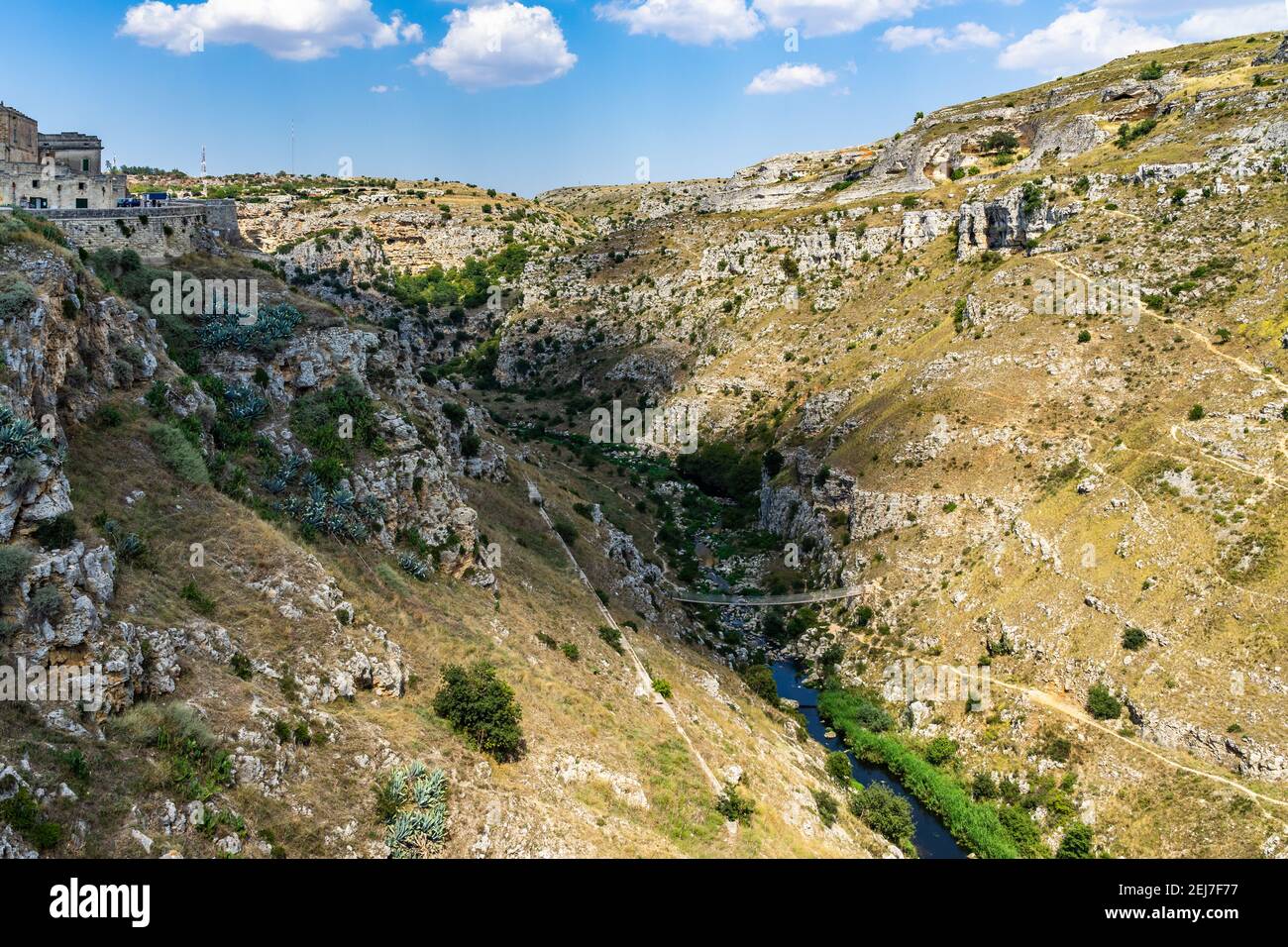 Gravia hi-res stock photography and images - Alamy