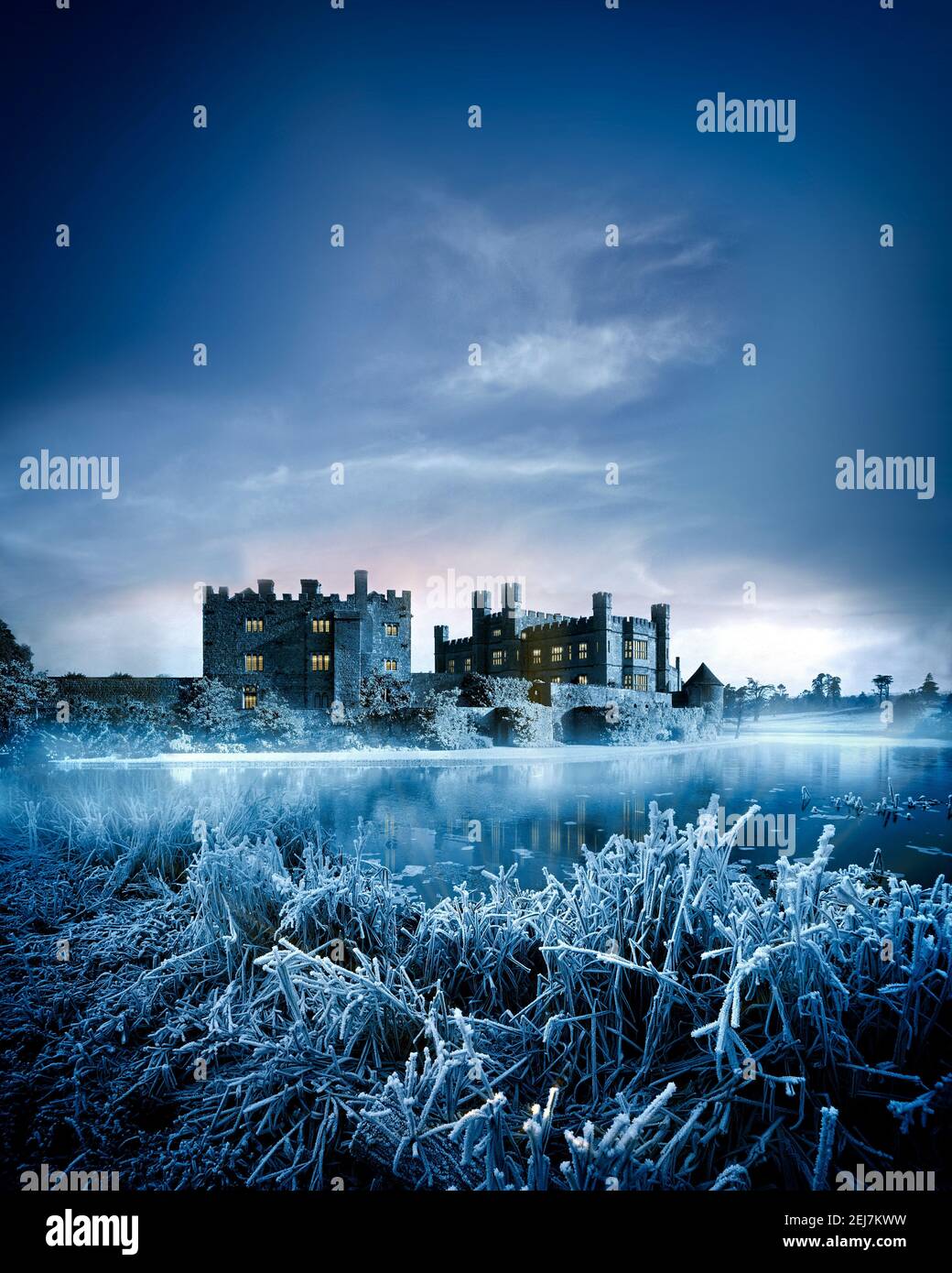 Snow scene at leeds castle hi-res stock photography and images - Alamy