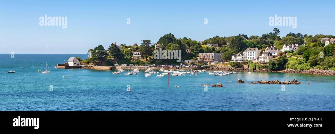 Panorama of the scenic port of Port Manech in Finistère, Brittany ...