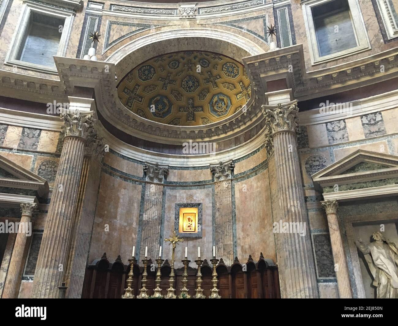 The pantheon in Rome, Italy.It is the only surviving Roman empire ...