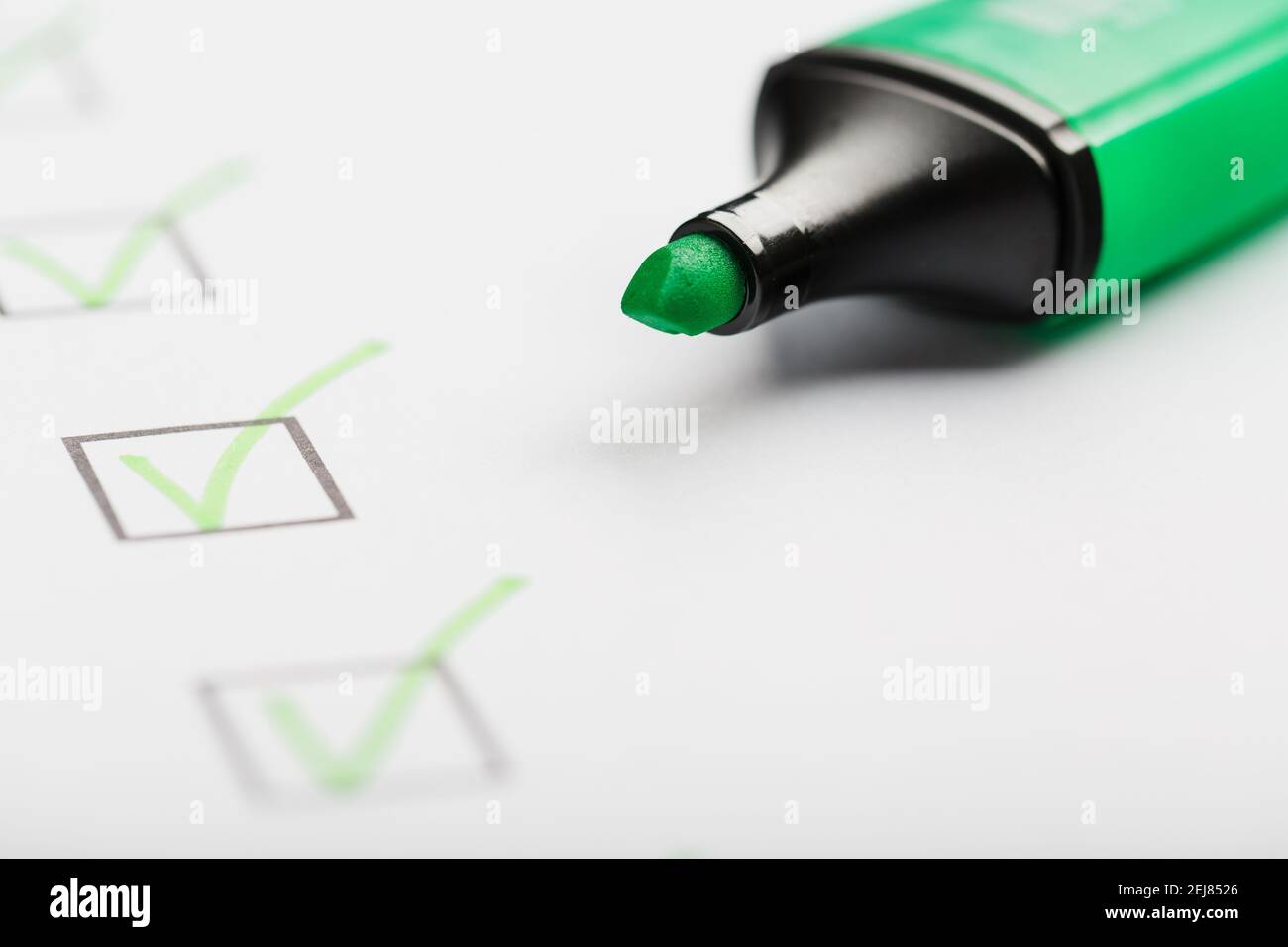 Green marker with markers on the checklist sheet. Checklist completed ...