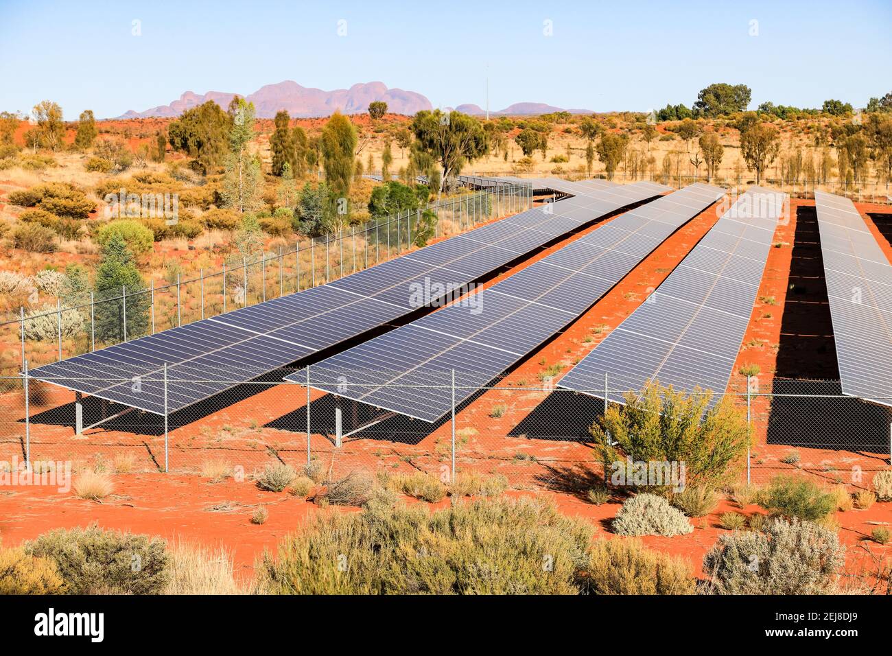 View of solar panels at outback solar farm Stock Photo - Alamy