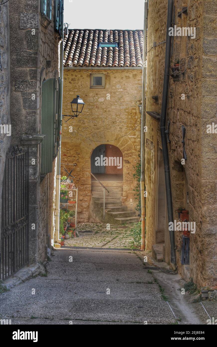 Viens luberon viens provence france hi-res stock photography and images ...