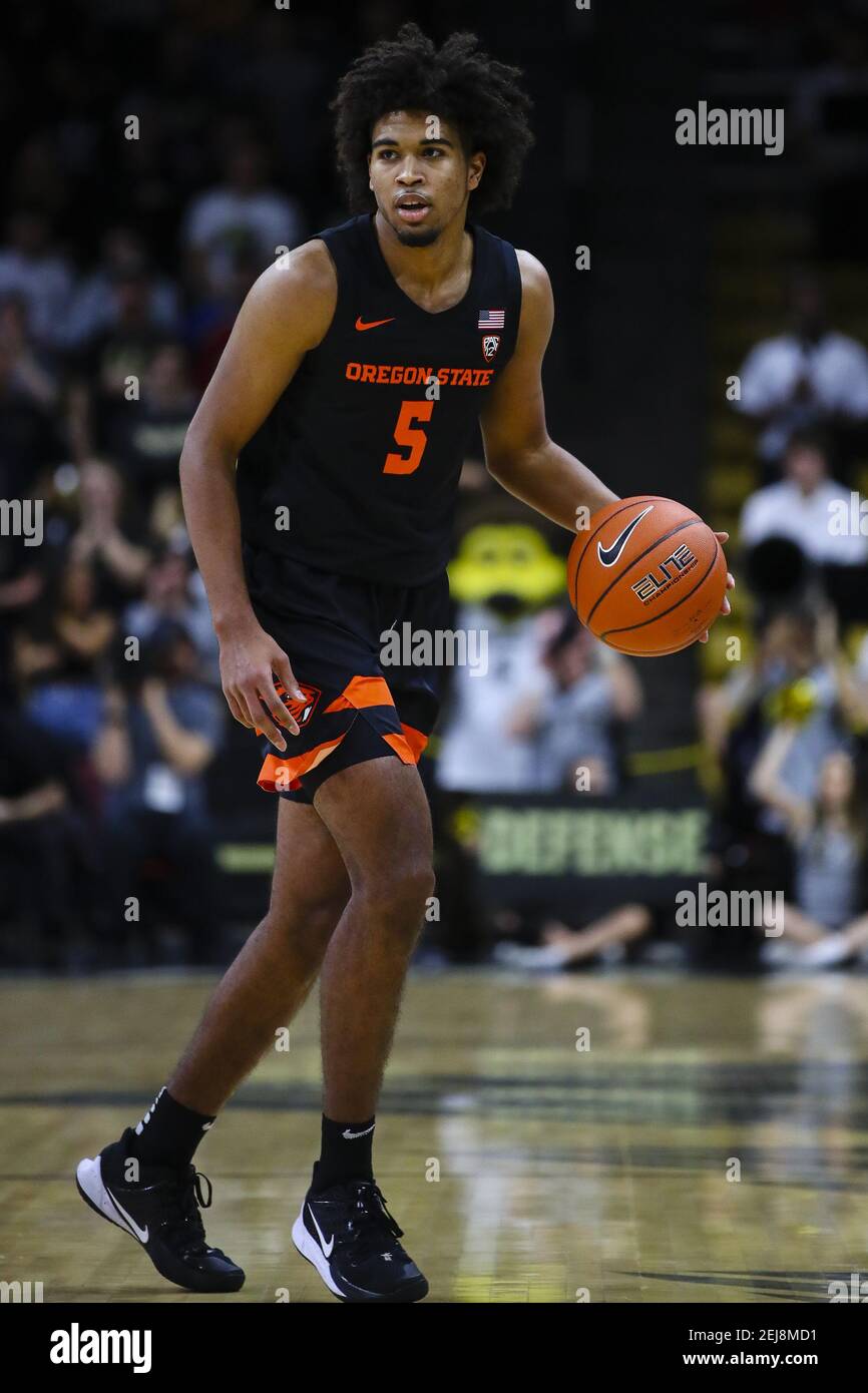 January 05, 2020: Oregon State's Ethan Thompson dribbles the ball in ...