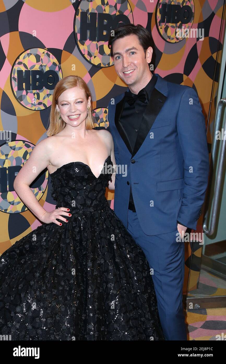 Sarah Snook and Nicholas Braun at HBO's Official Golden Globe Awards ...