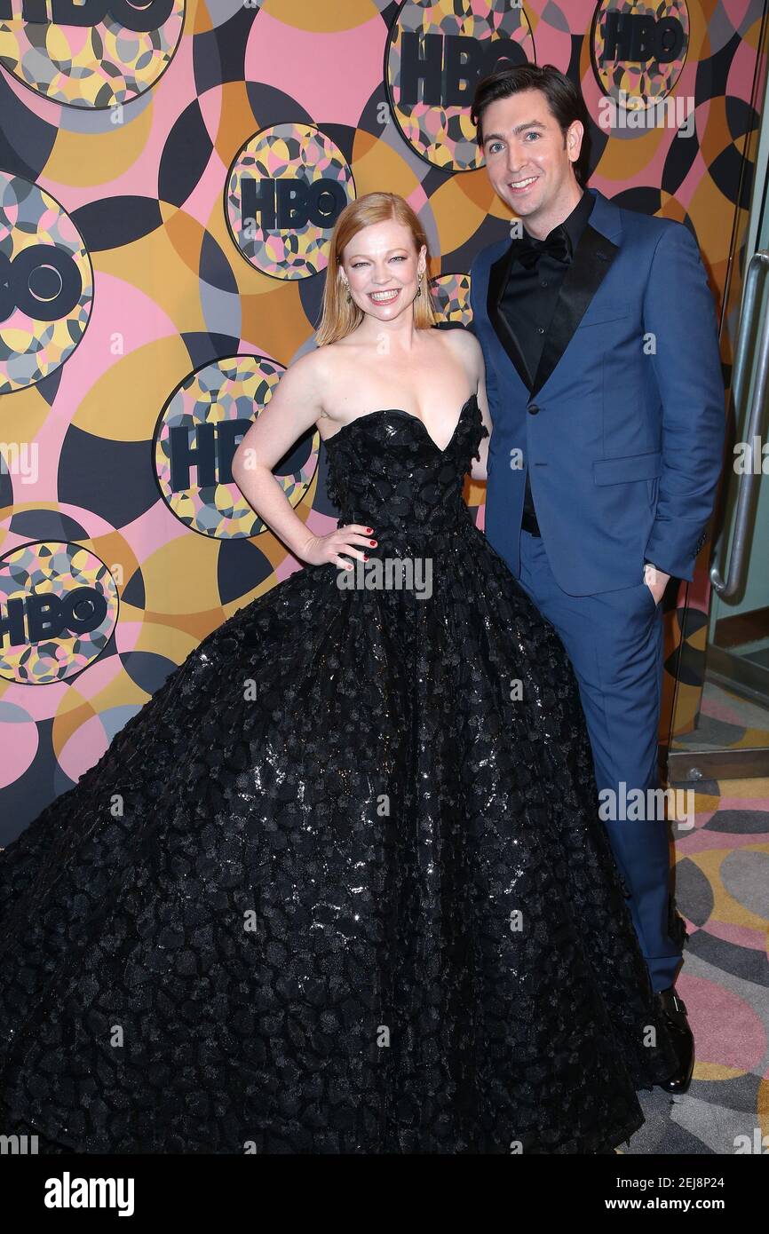 Sarah Snook and Nicholas Braun at HBO's Official Golden Globe Awards ...