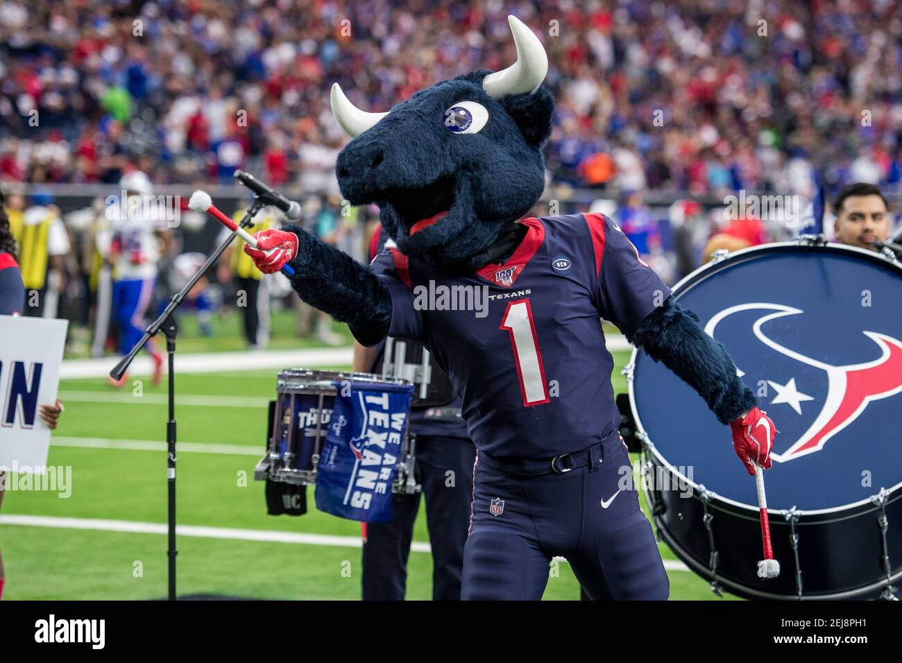 January 4, 2020: Houston Texans mascot Toro prior to an NFL football ...