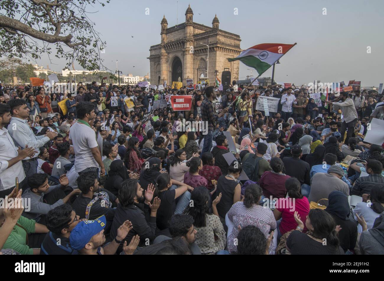 Gateway of india mumbai 2020 hi-res stock photography and images - Alamy