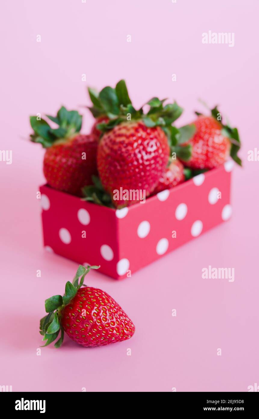 Boxes strawberries hi-res stock photography and images - Alamy