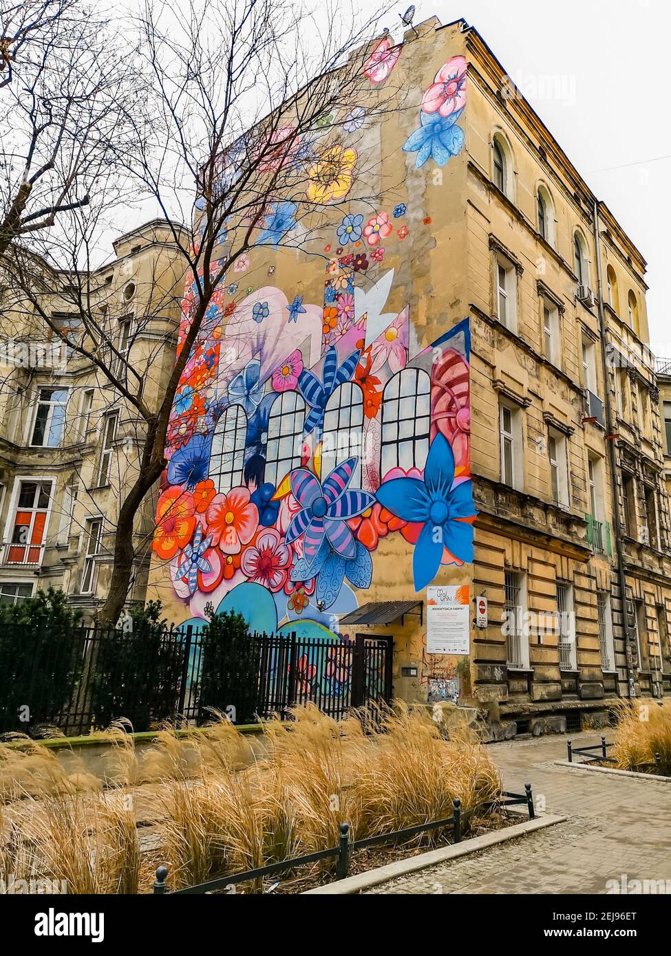 Lodz mural hi-res stock photography and images - Alamy