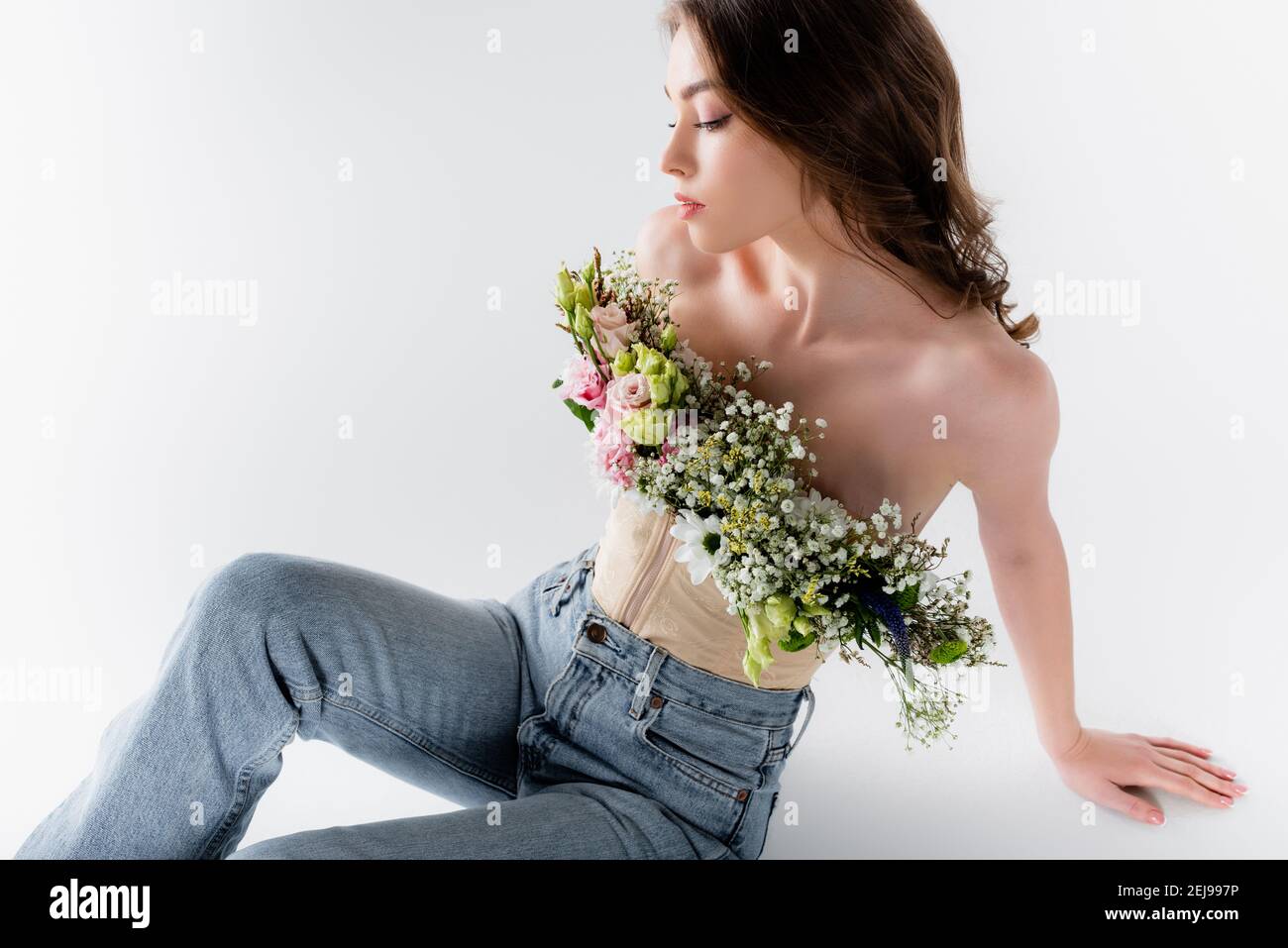 Posing with flowers hi-res stock photography and images - Alamy
