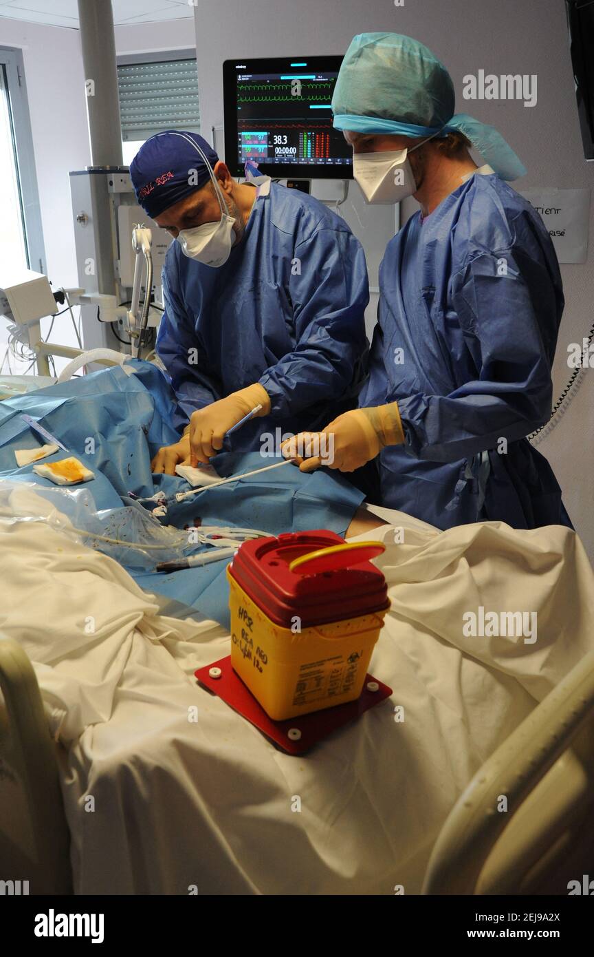 Medical intensive care unit Stock Photo - Alamy
