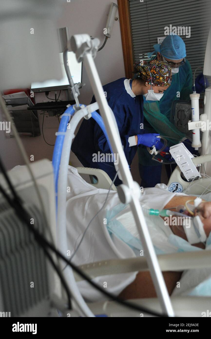 Medical intensive care unit Stock Photo - Alamy