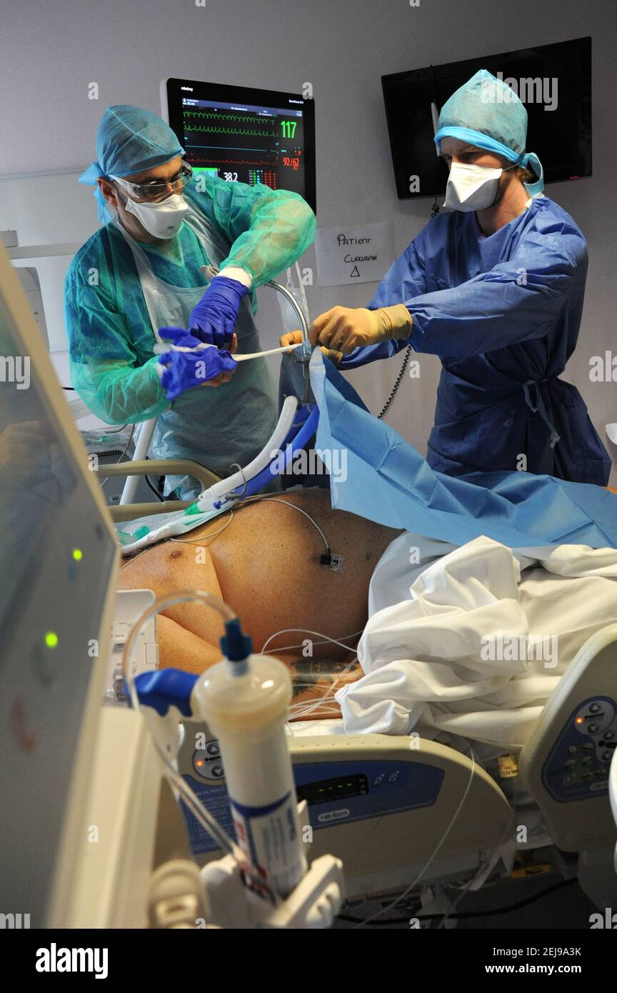 Medical intensive care unit Stock Photo - Alamy