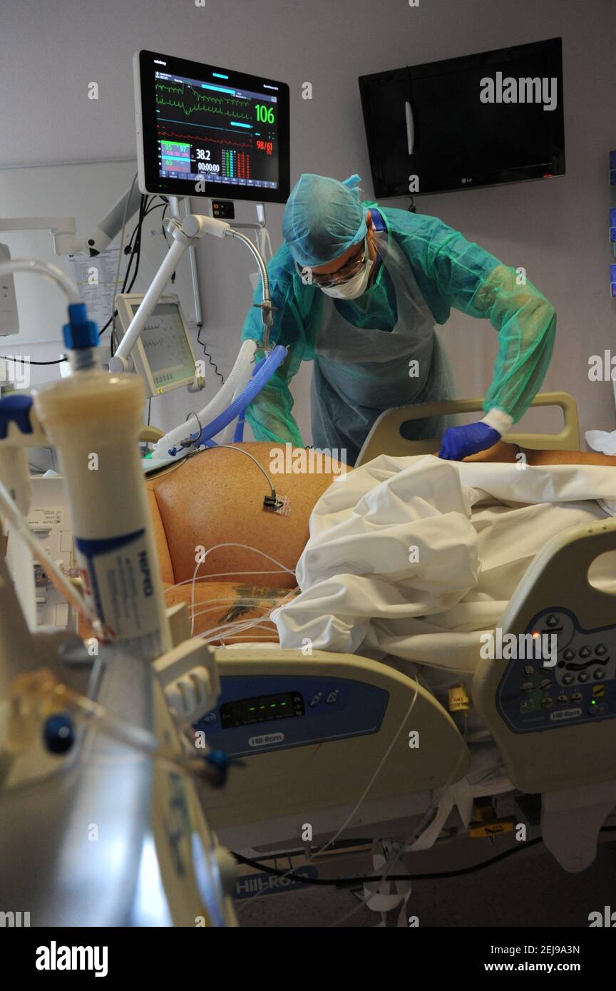 Medical intensive care unit Stock Photo - Alamy