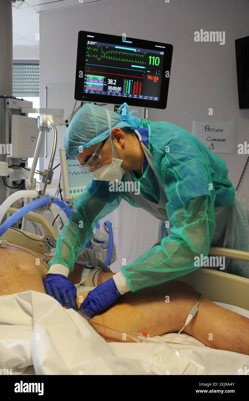Medical intensive care unit Stock Photo - Alamy