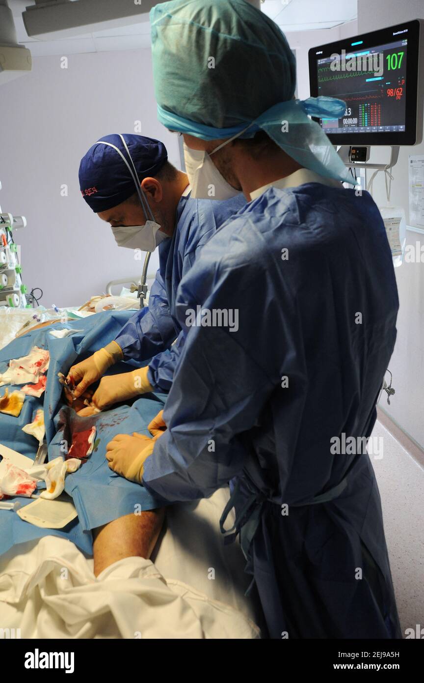 Medical intensive care unit Stock Photo - Alamy