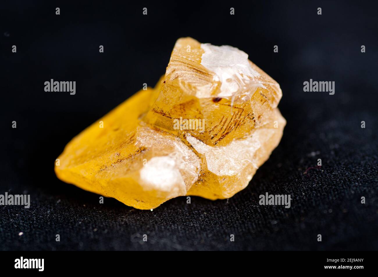 Yellow sulfur crystals shiny hi-res stock photography and images - Alamy