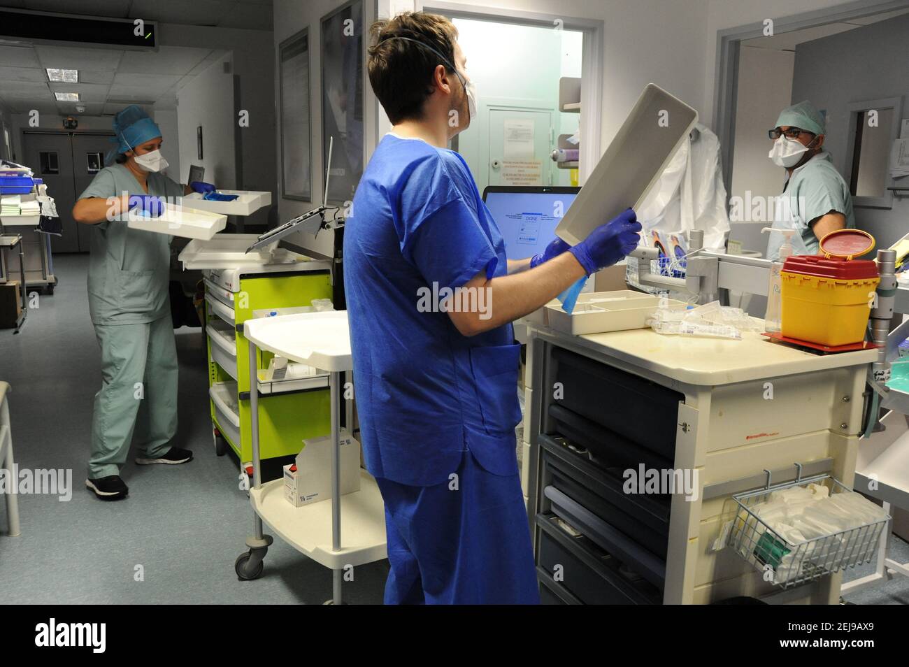 Medical intensive care unit Stock Photo - Alamy