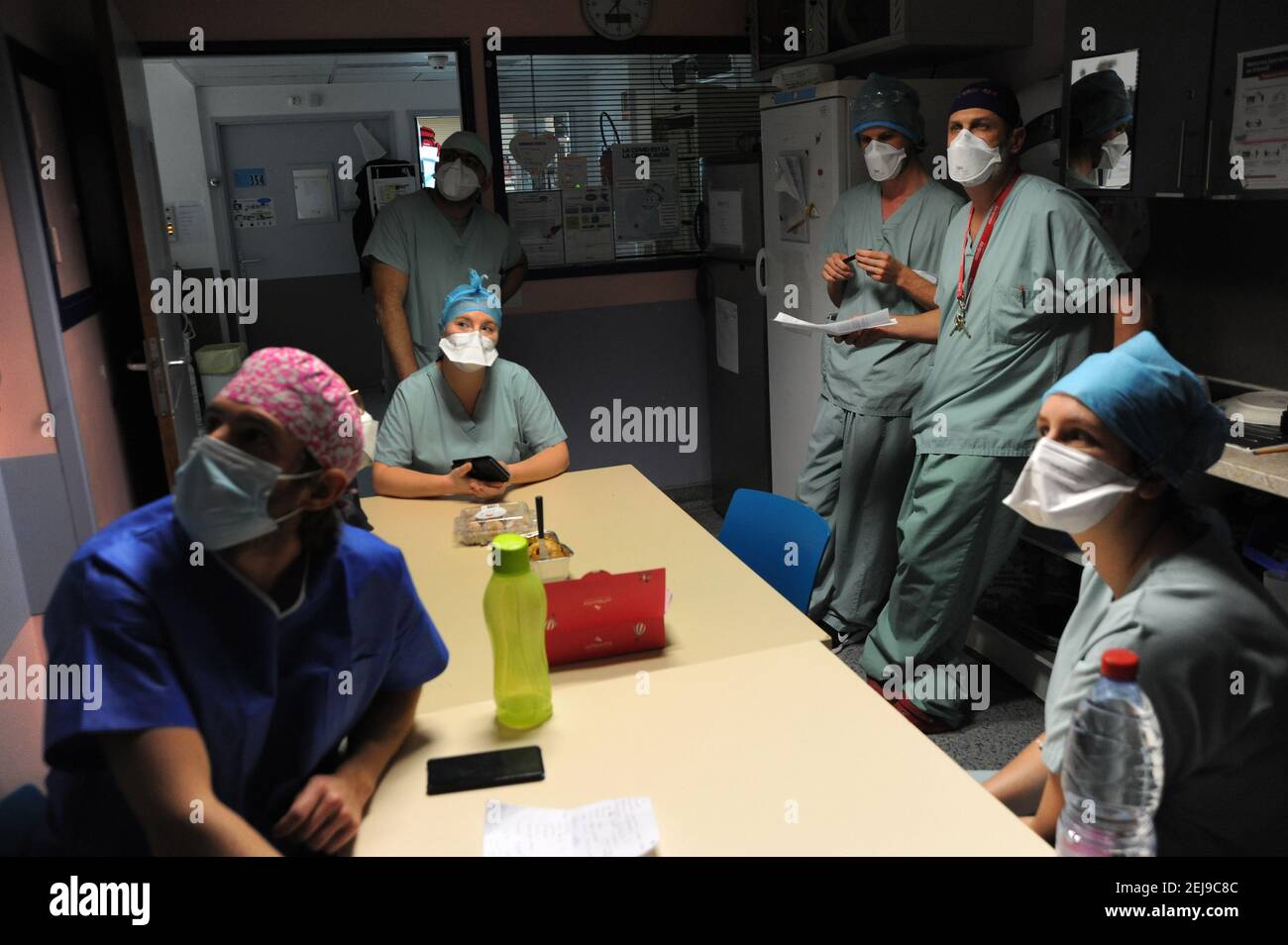 Transmission meeting at the hospital Stock Photo - Alamy
