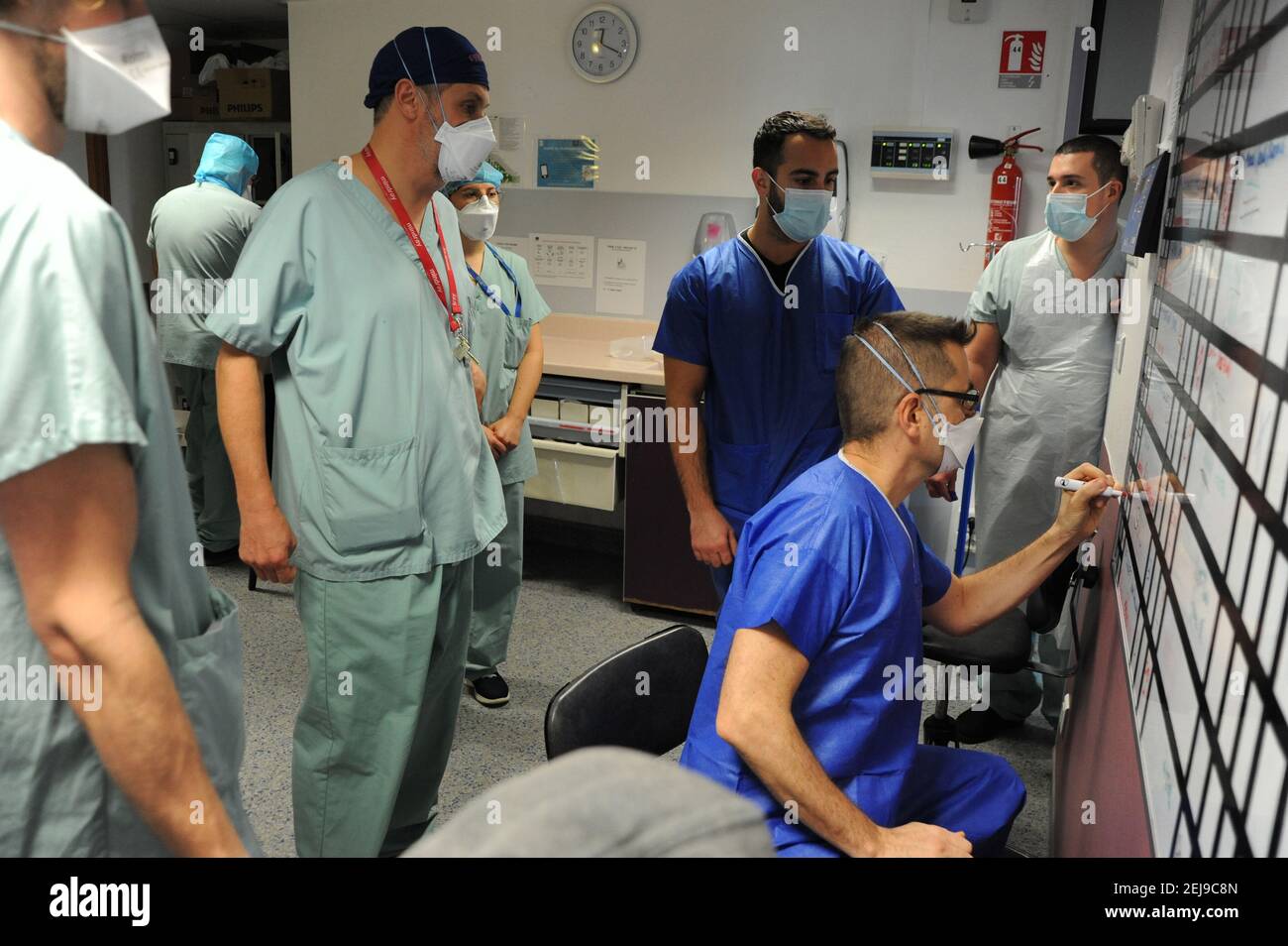 Transmission meeting at the hospital Stock Photo - Alamy