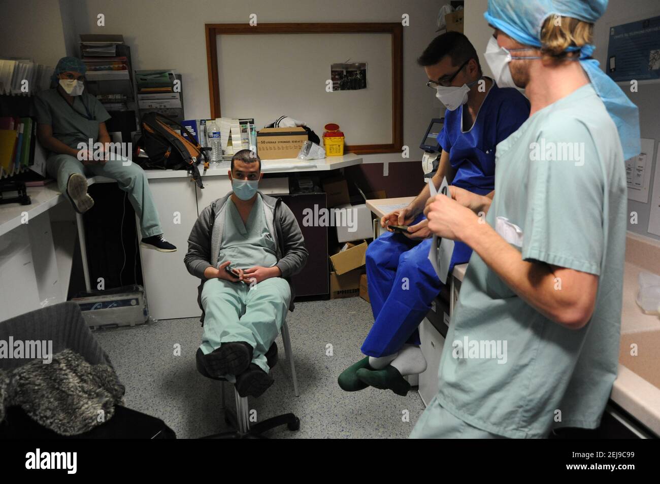 Transmission meeting at the hospital Stock Photo - Alamy