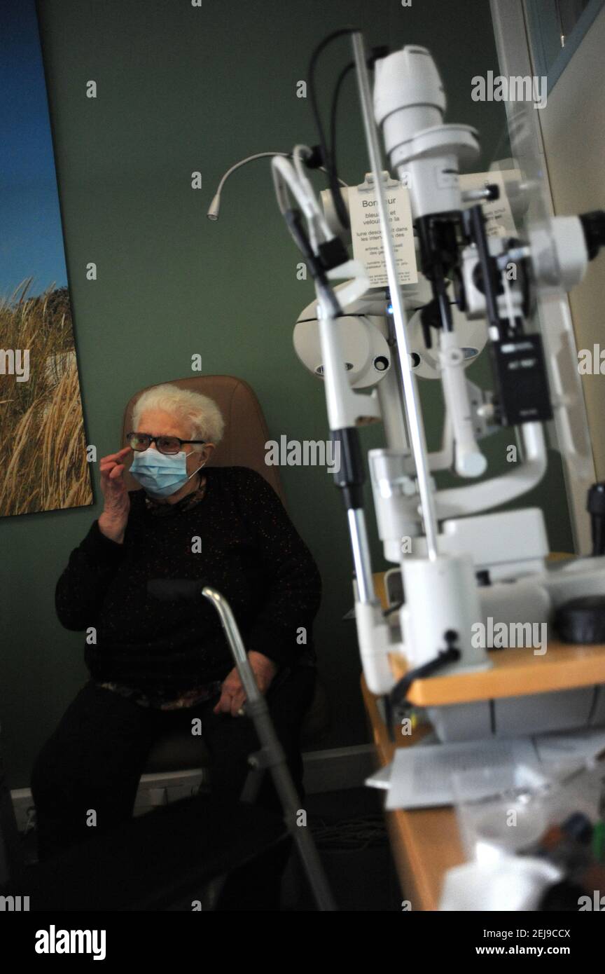 Ophthalmoscopy retina hi-res stock photography and images - Alamy