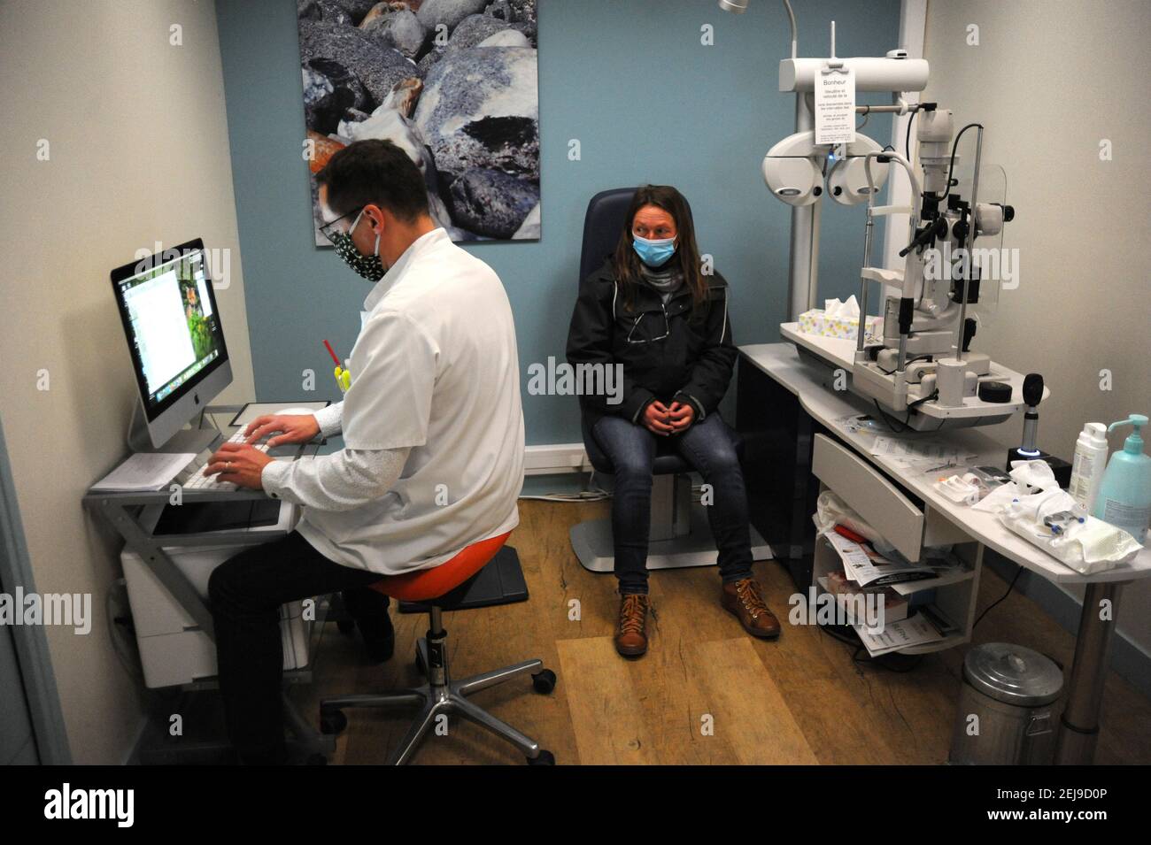 Ophthalmology office Stock Photo - Alamy