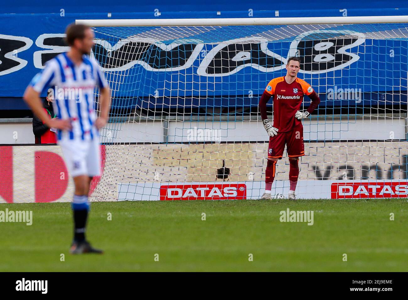 HEERENVEEN, NETHERLANDS - FEBRUARY 21: goalkeeper Erwin Mulder of SC ...