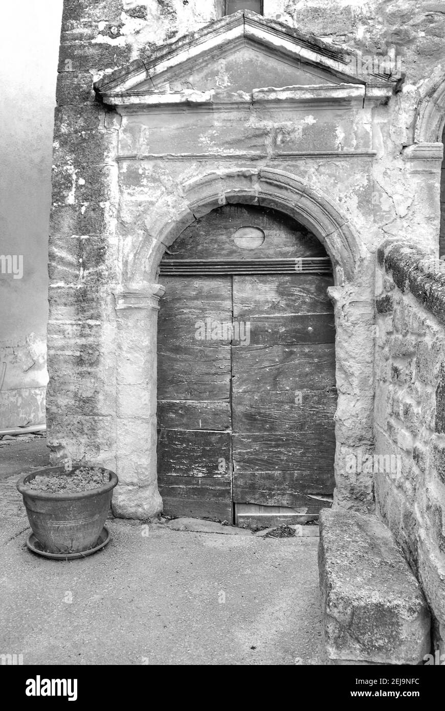 Medieval entrance in Provence Stock Photo - Alamy